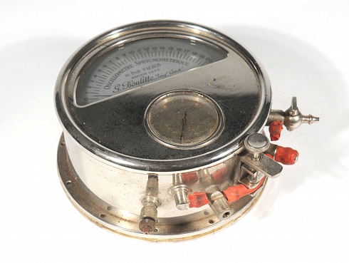 Sphygmomanometer :: MoHMA